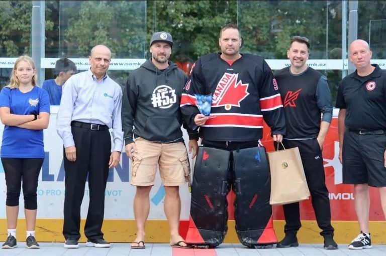 L’équipe du Canada remporte la médaille d’argent au Championnat mondial ...