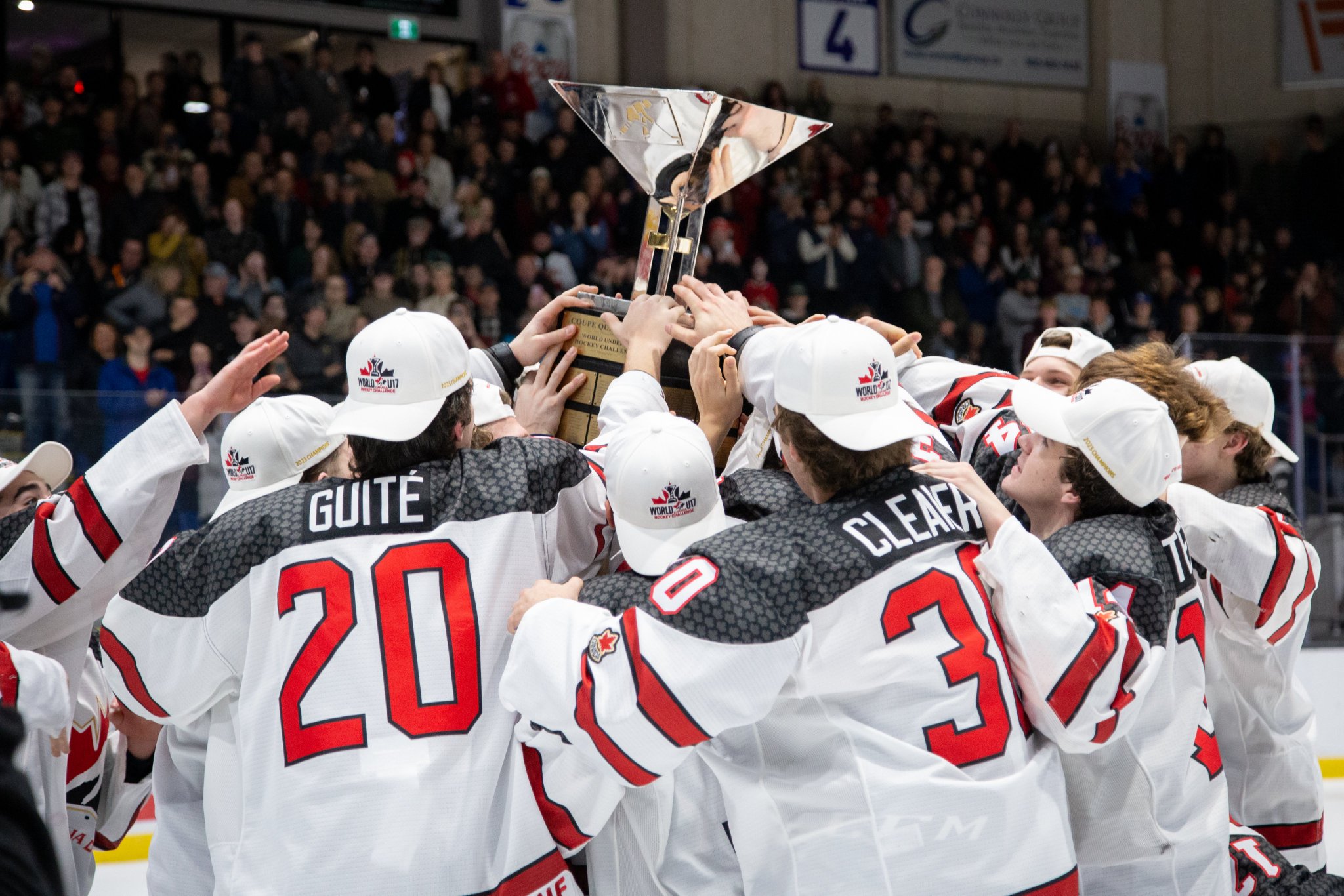 Équipe Canada Blanc remporte le Championnat mondial M17 - Source du Hockey