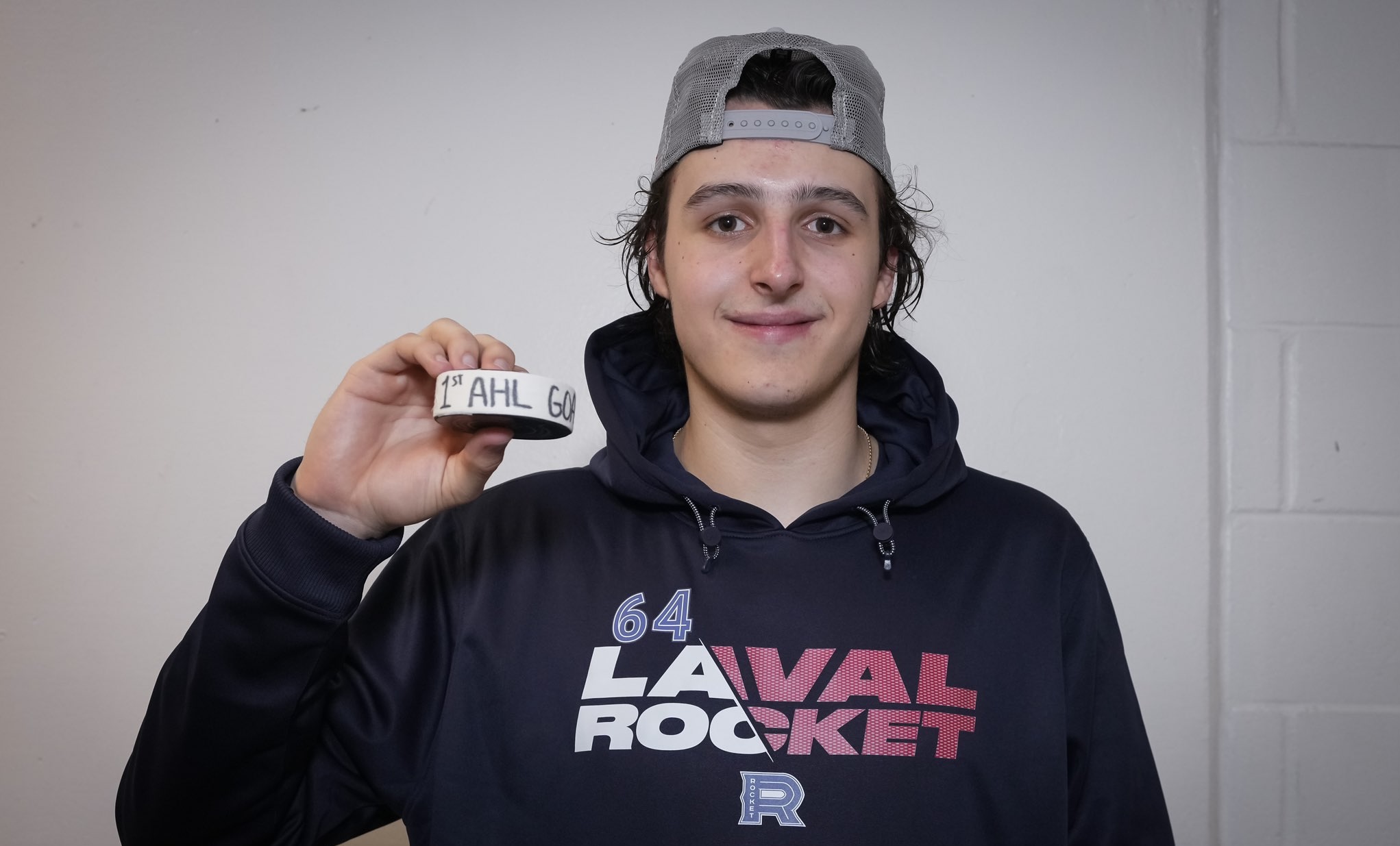 David Reinbacher marque son premier but à son premier match avec le ...